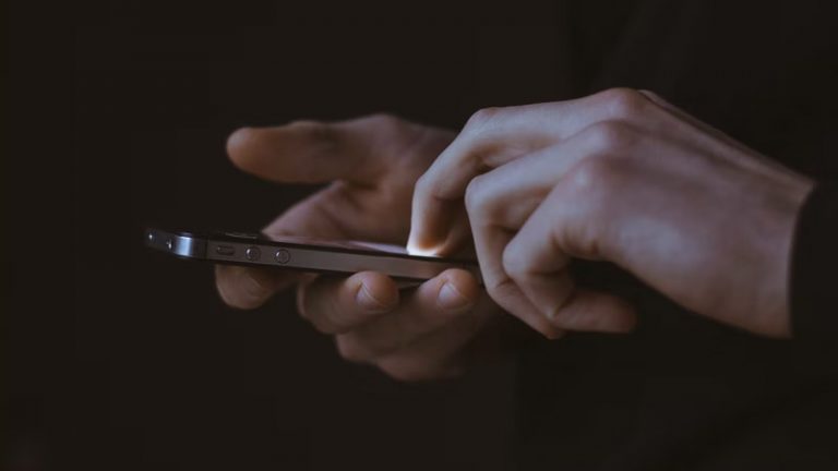 Stickers On Your Phone: How To Put & Remove Them Safely